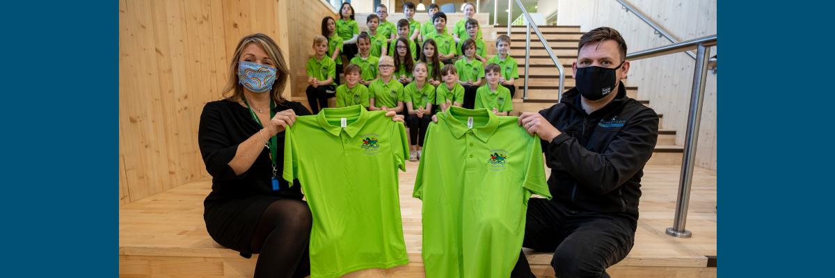 Merkinch Primary School Pupils Receive A New Building and School T-shirts